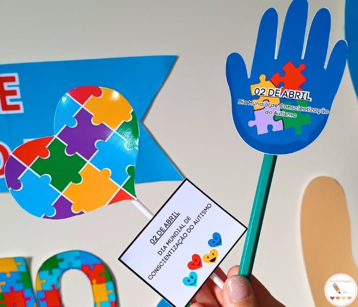 Mural Florescendo a Inclusão - Dia Mundial do Autismo - Recanto Pedagógico