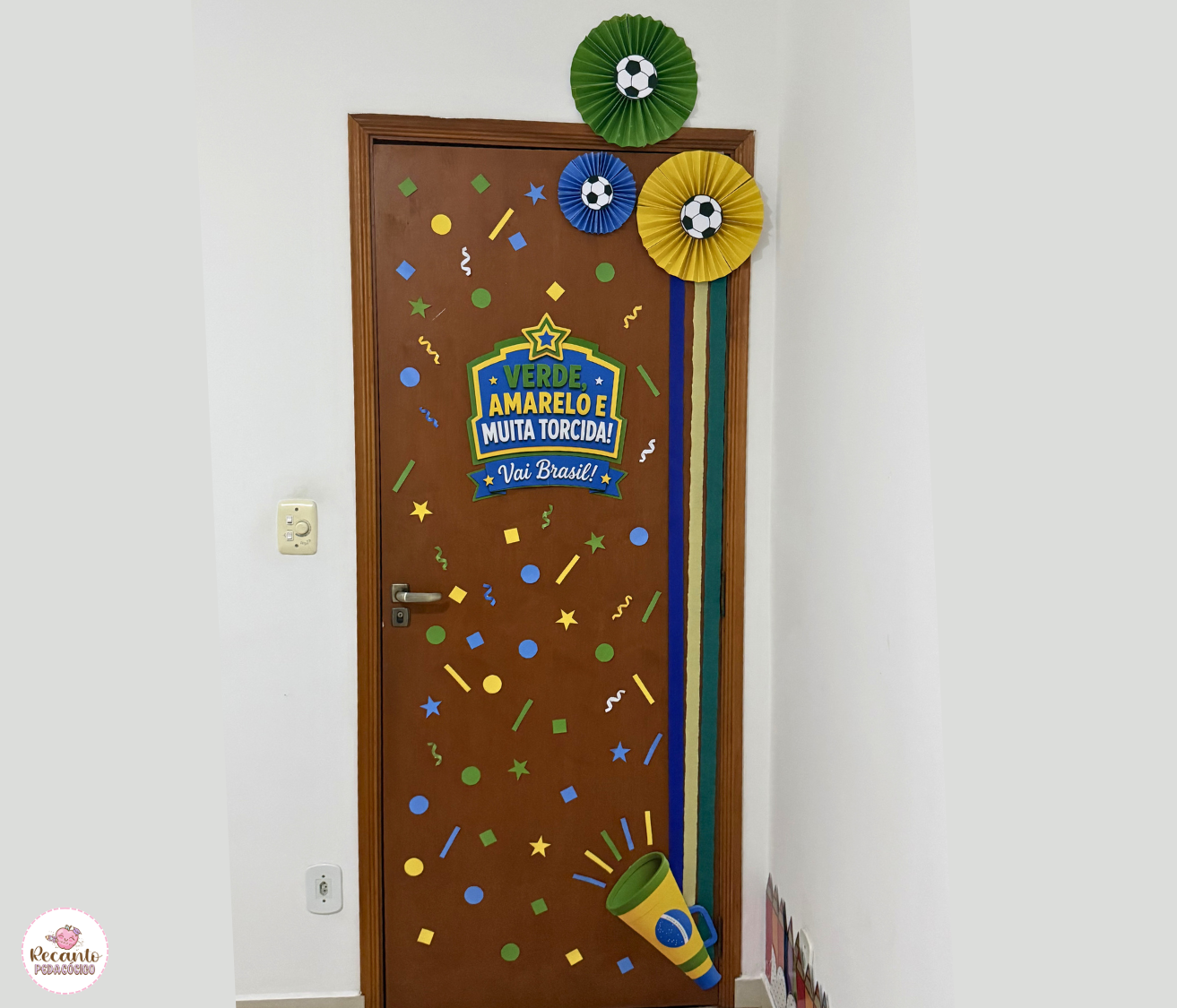 Decoração de Porta Torcida do Brasil — Copa do Mundo - Recanto Pedagógico